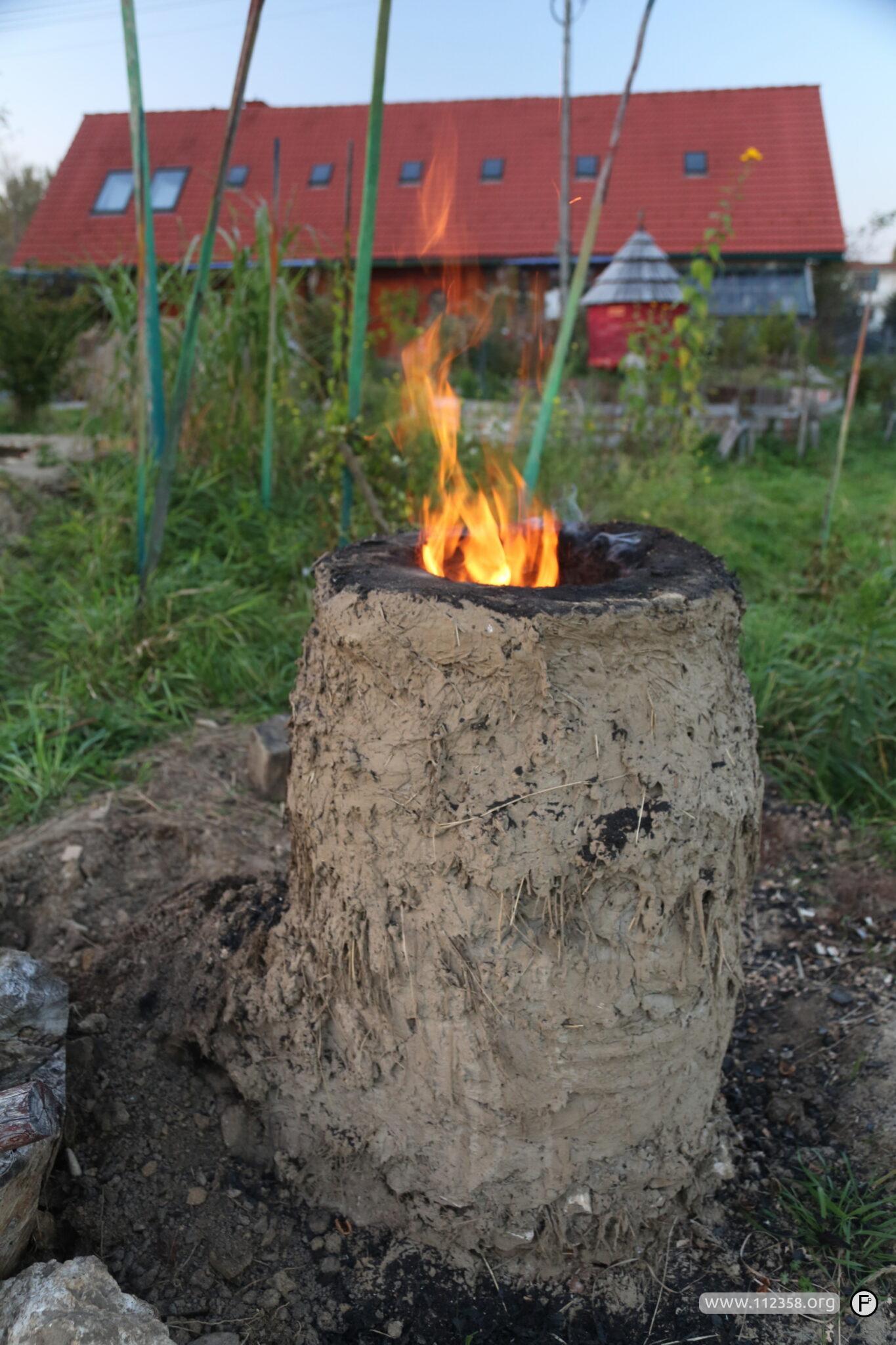 Prosty i tani piec do wypalania ceramiki, który możesz zbudować w swoim ...